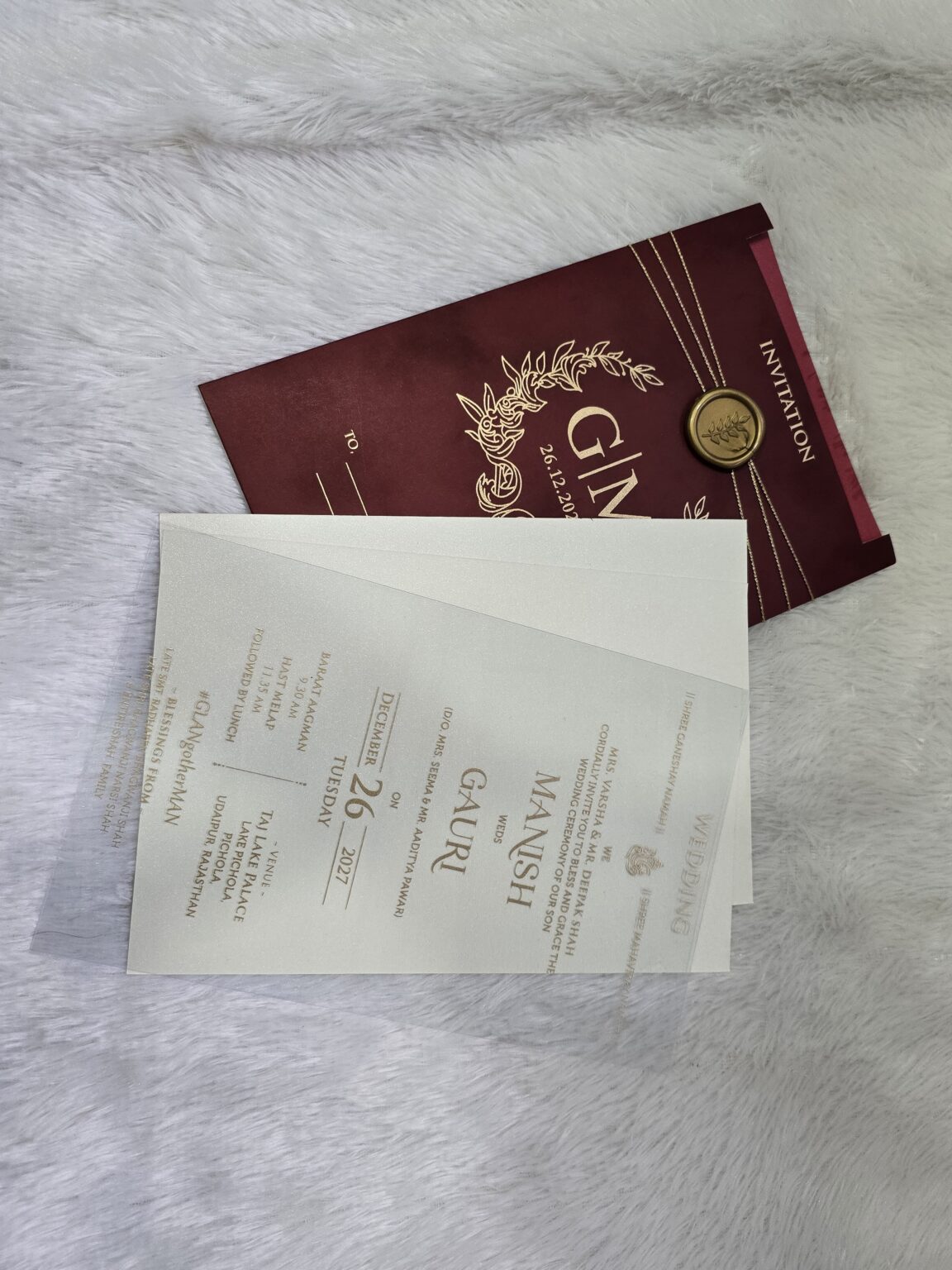 Premium mettalic paper wedding invitation card with plastic seal and ...