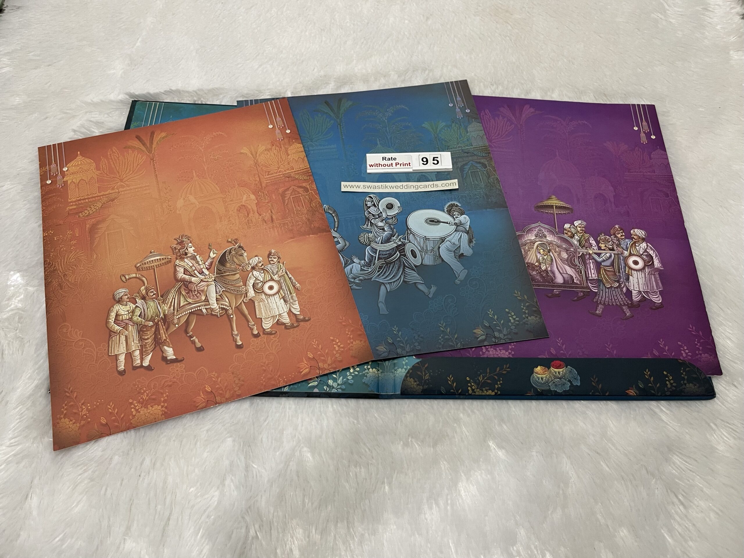 Hardbound traditional Dulha and Dulhan wedding invitation cards with ...