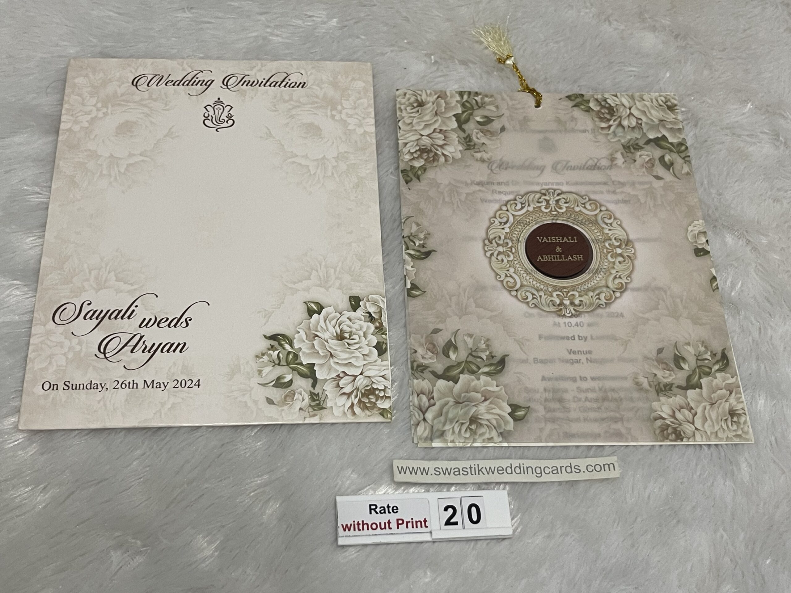 Floral tracing wedding invitation card with 2 inserts – Swastik Cards