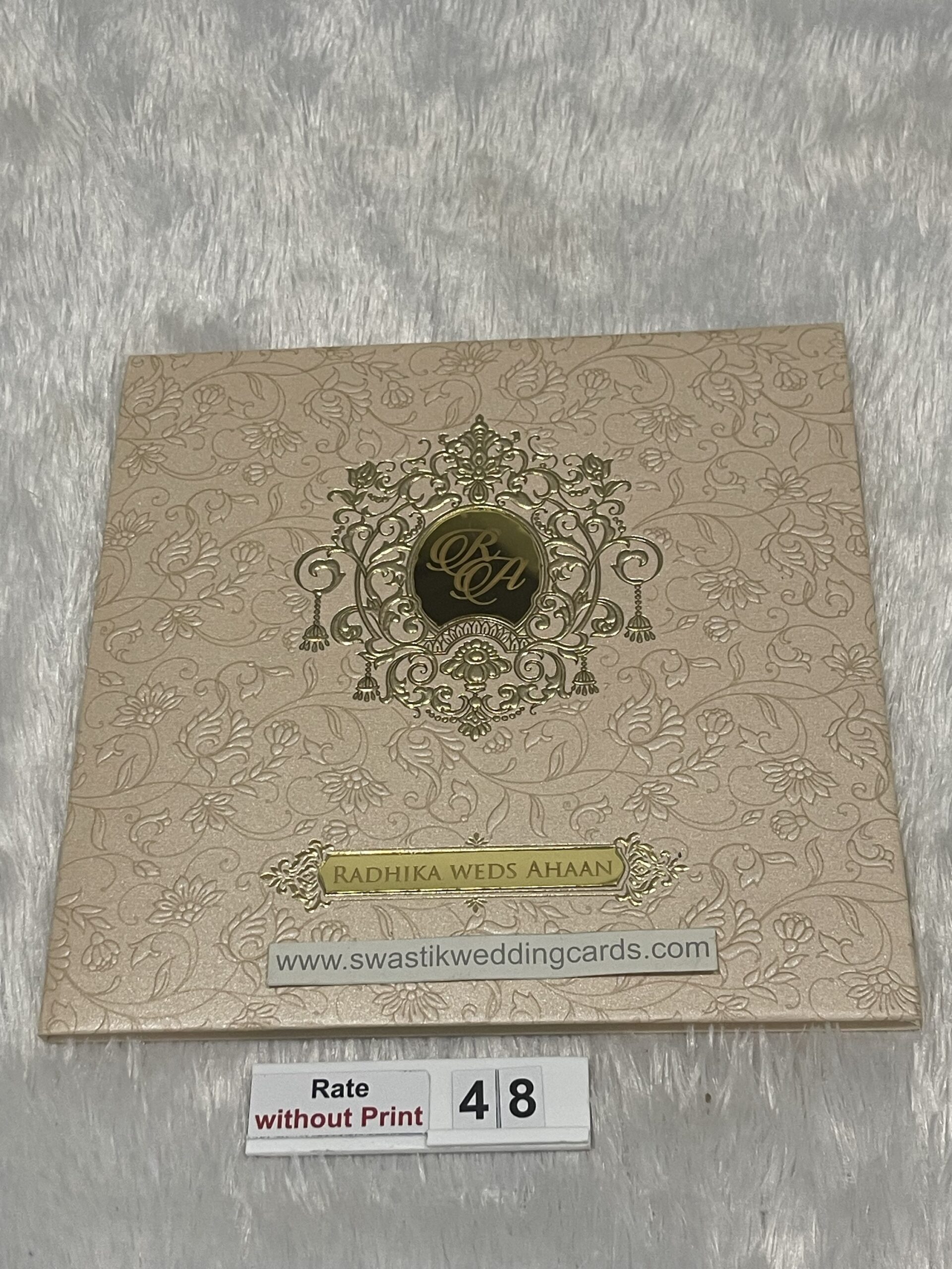 Hardbound mettalic finish paper wedding invitation card with 2 inserts ...